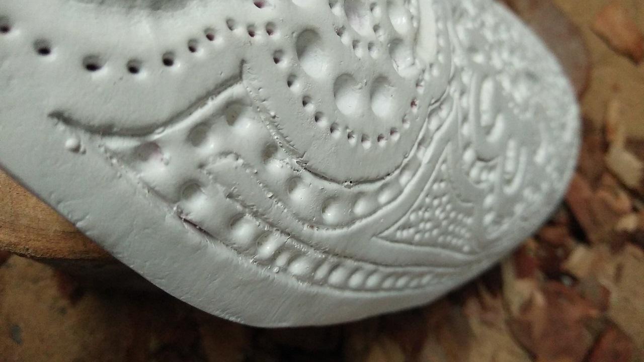 Koori Colours Coolamon Art Class :: Port Stephens